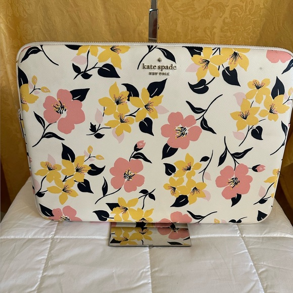 kate spade | Bags | Kate Spade Laptop Sleeve Nwt | Poshmark